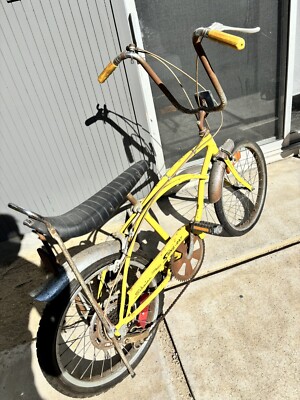 Vintage yellow schwinn bike store