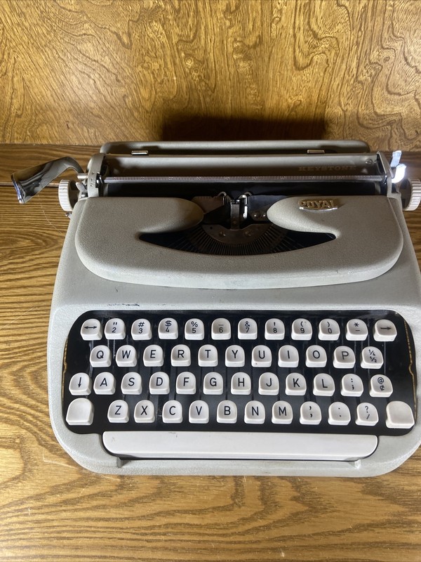 Royal typewriter photos of Royal Keystone by year then serial number by ...