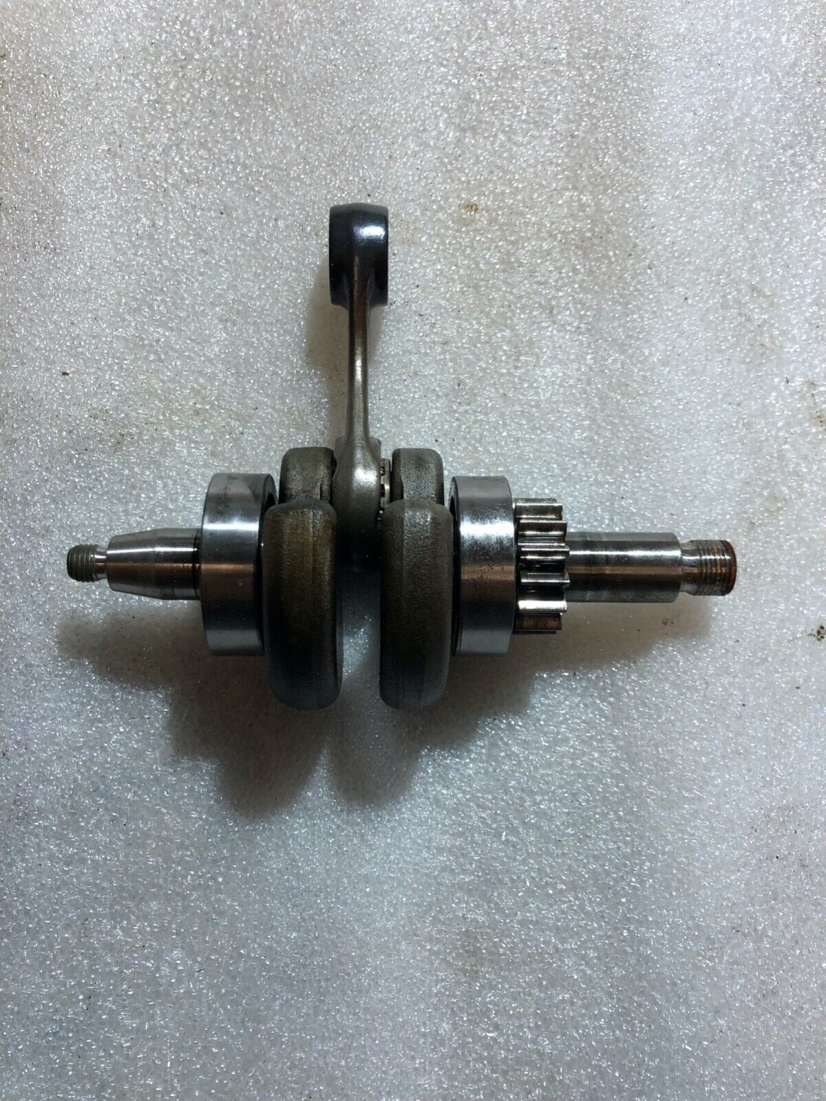 STIHL BR600 BR700 BR500 BR550 CRANKSHAFT 4282 030 0404 used STIHL BR600 BR700 BR500 BR550 CRANKSHAFT 4282 030 0404 used