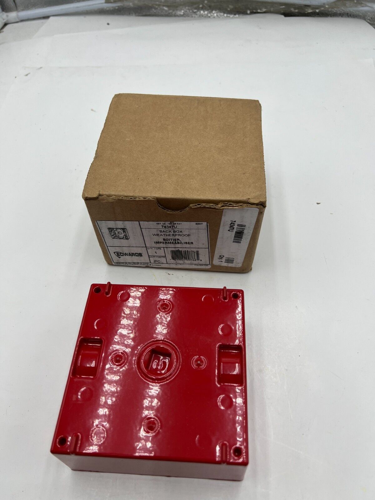 Edwards 74347U Fire Alarm Weatherproof Surface-Mount Back Edwards 74347U Fire Alarm Weatherproof Surface-Mount Back