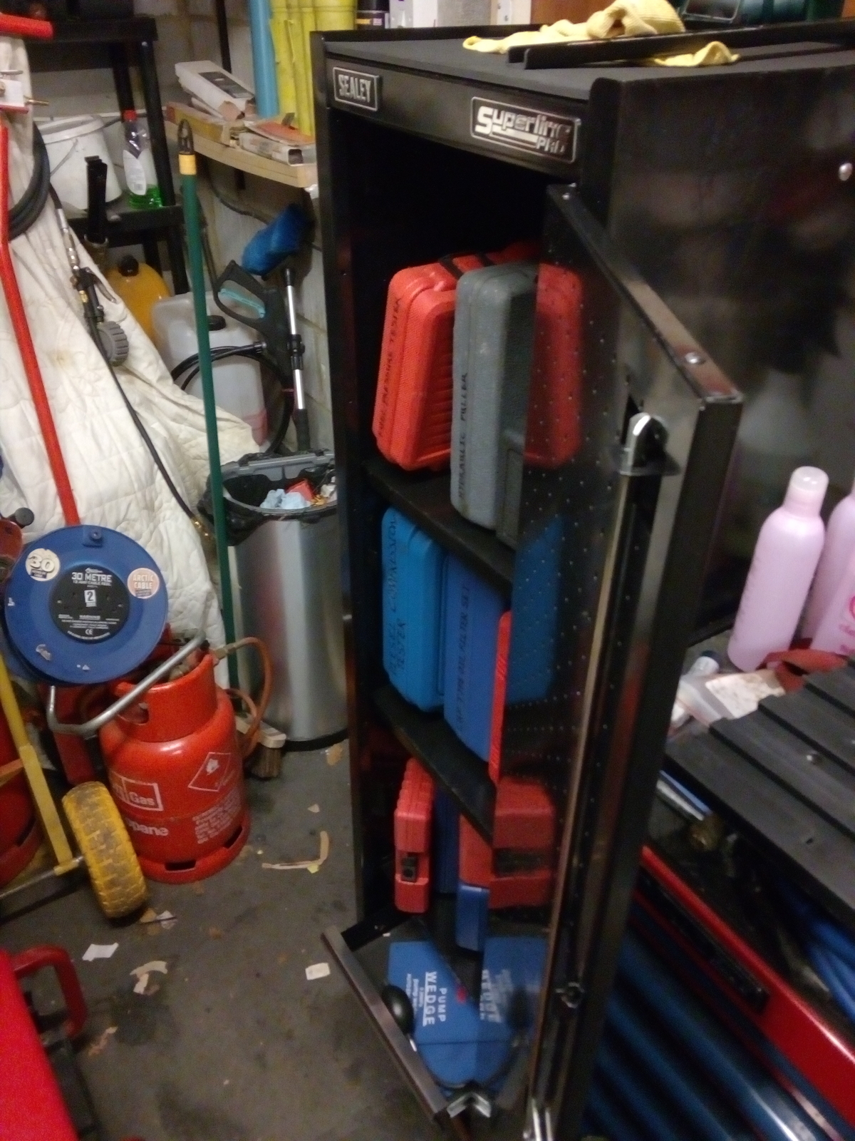 Sealey Superline Pro Heavy Duty Hang On Locker Black 5051747470354 ...