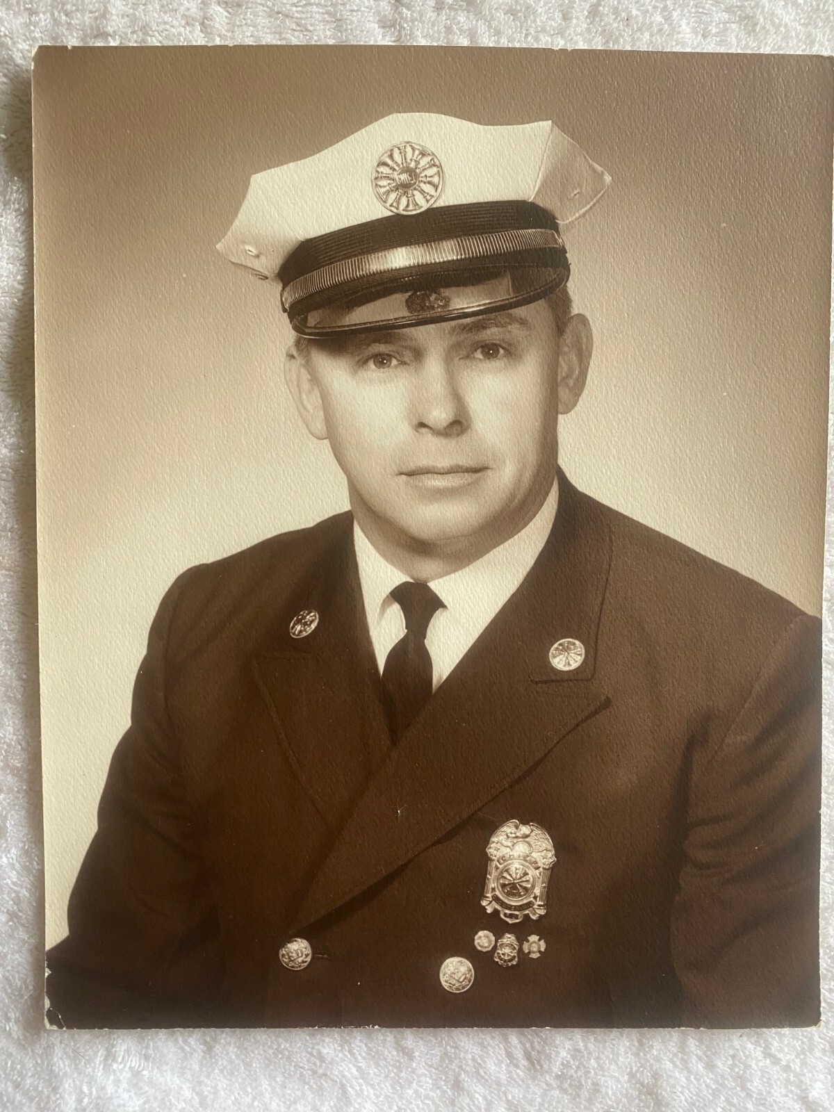 Vintage photograph fire chief 1960s? badge hat