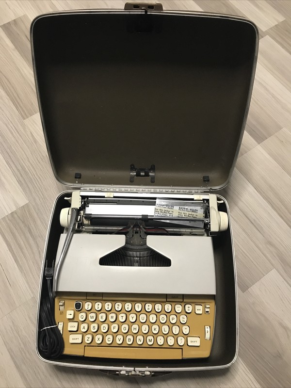 196X Singer Electric on the Typewriter Database