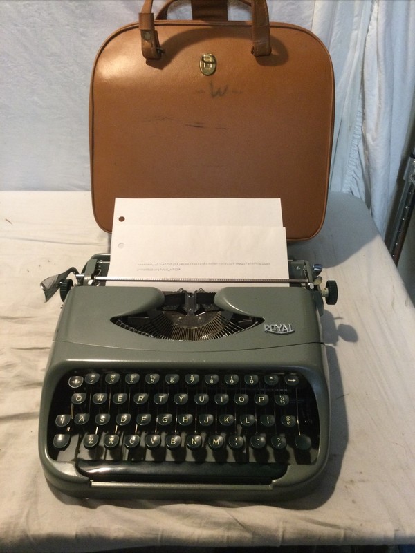 1961 Royal Royalite on the Typewriter Database