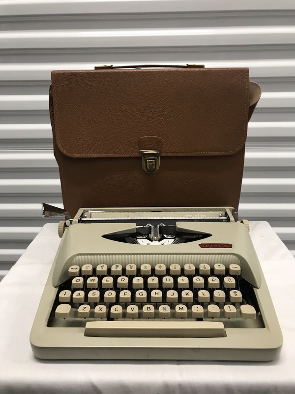 1961 Royal Royalite on the Typewriter Database
