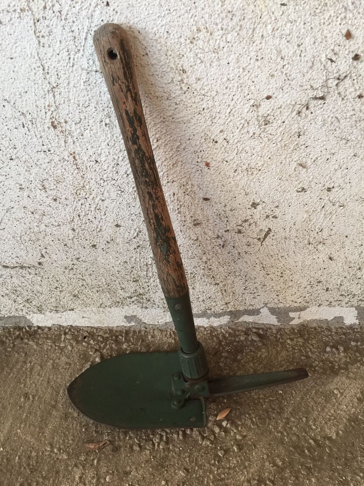 Folding army shovel pick store