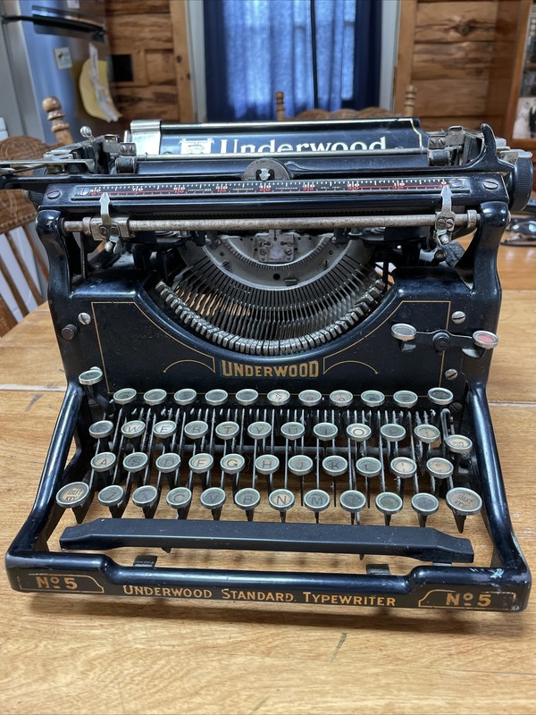 Underwood typewriter photos of Underwood S by year then serial number ...