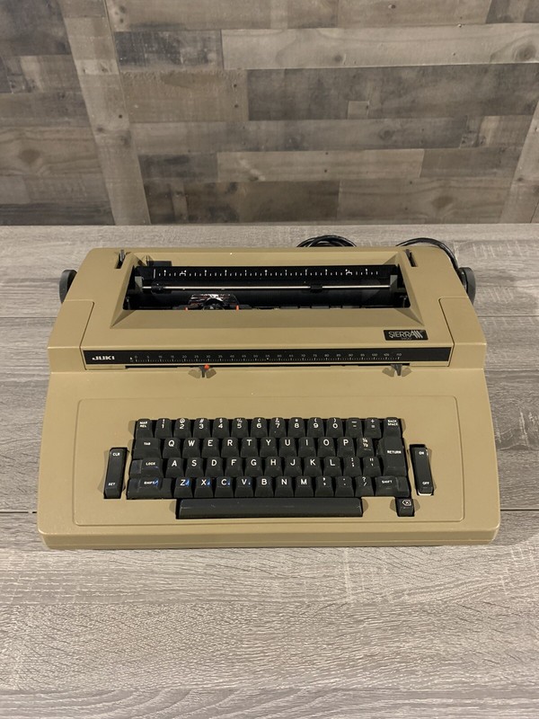 198x Juki Sierra 3400 on the Typewriter Database
