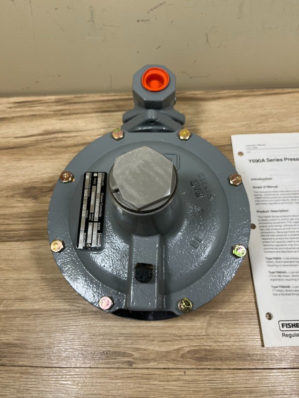 Fisher Controls Y690ah Pressure Regulator New In Box