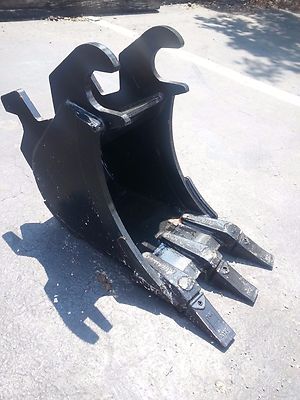 Buckets & Accessories - John Deere Quick Attachments Bucket