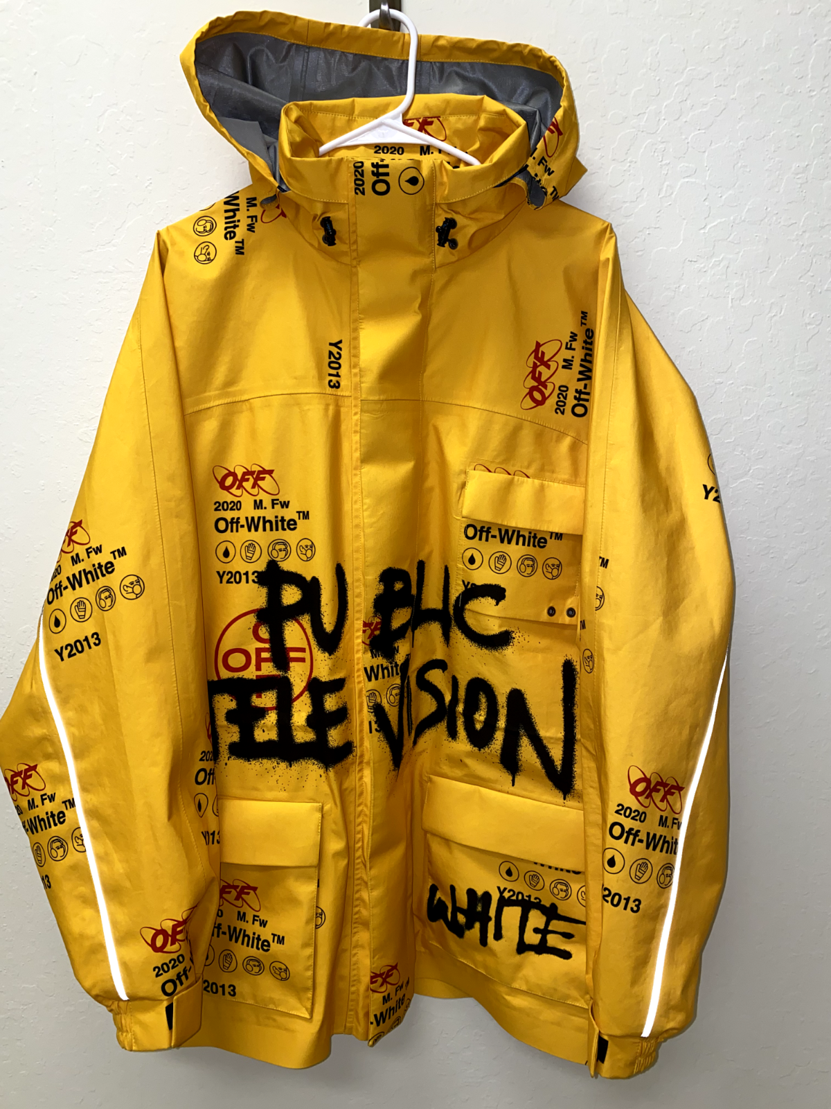 Off-White x Goretex Public Television Graffiti Ski Jacket | eBay Off-White x Goretex Public Television Graffiti Ski Jacket | eBay
