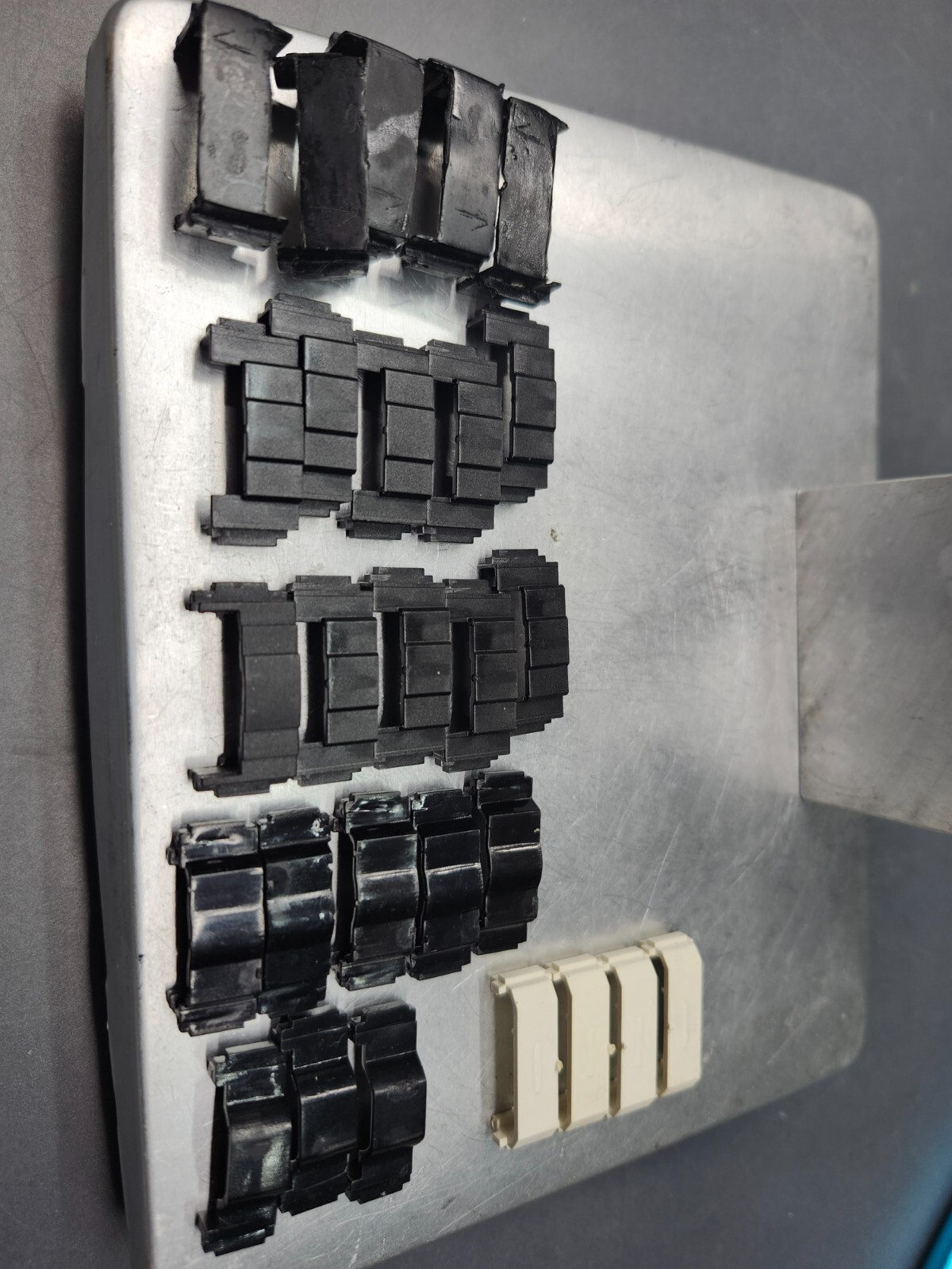 AFX TYPE BODY CLIPS, (27) ASSORTED PCS. LOT # 12のeBay公認海外通販｜セカイモン