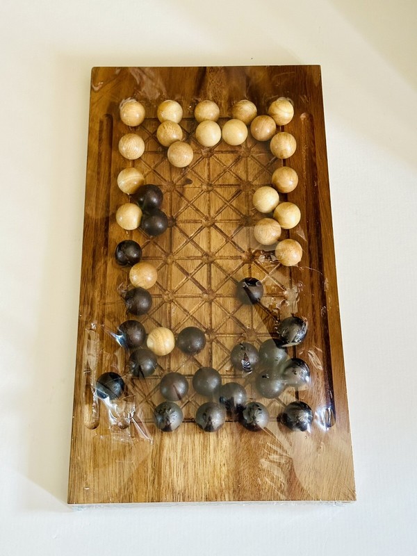 Fanorona (1680) – Board Game Guys