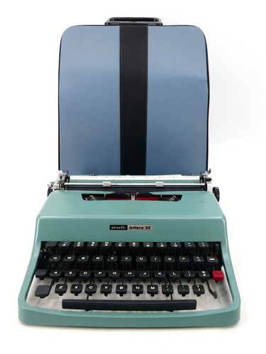 1968 Olivetti Lettera 32 on the Typewriter Database