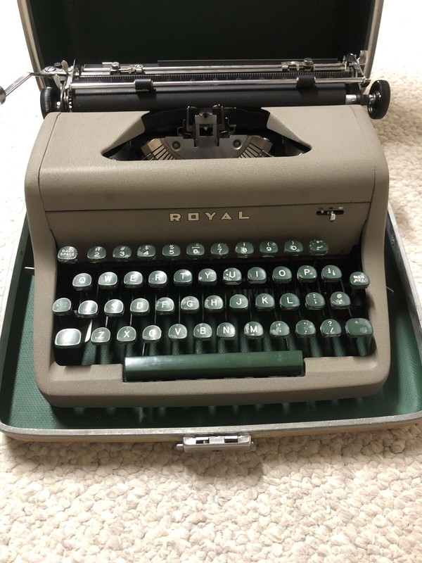 1960 Royal Royalite on the Typewriter Database