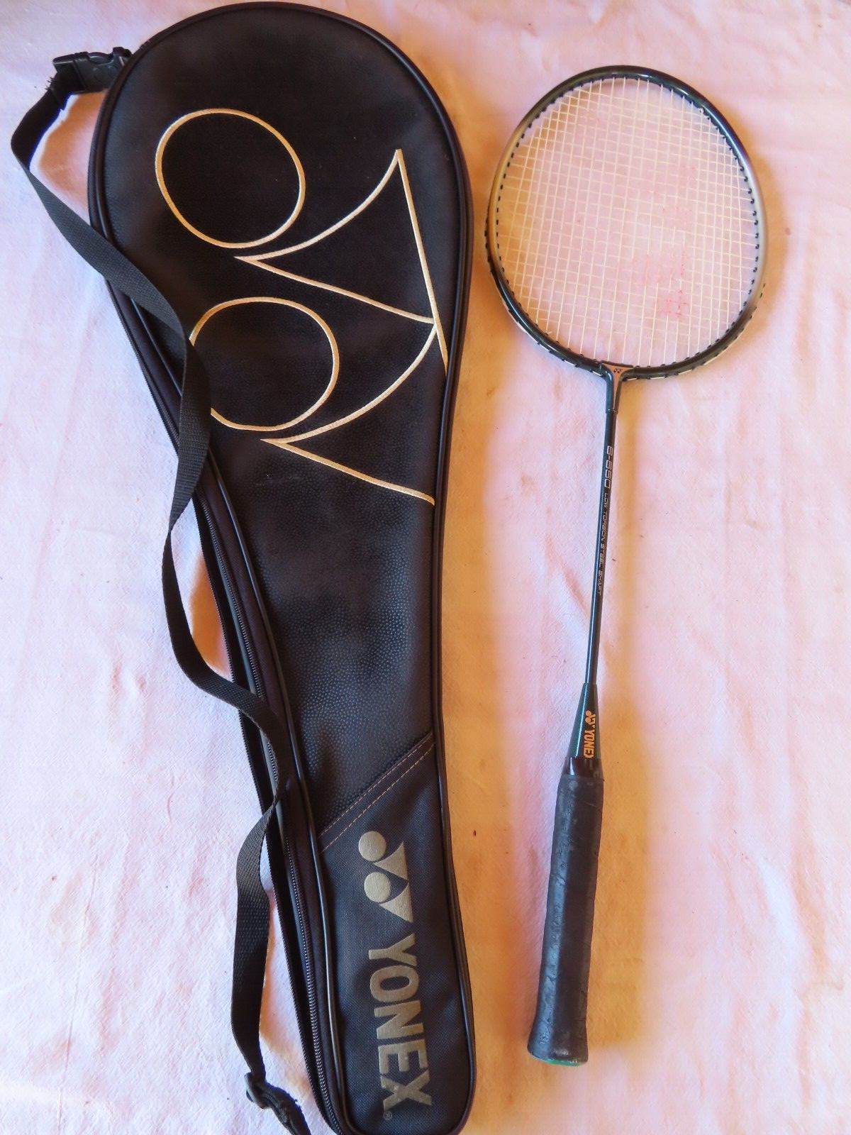 Yonex B-650 Low Torsion Steel Shaft Badminton Racquet with Yonex B-650 Low Torsion Steel Shaft Badminton Racquet with