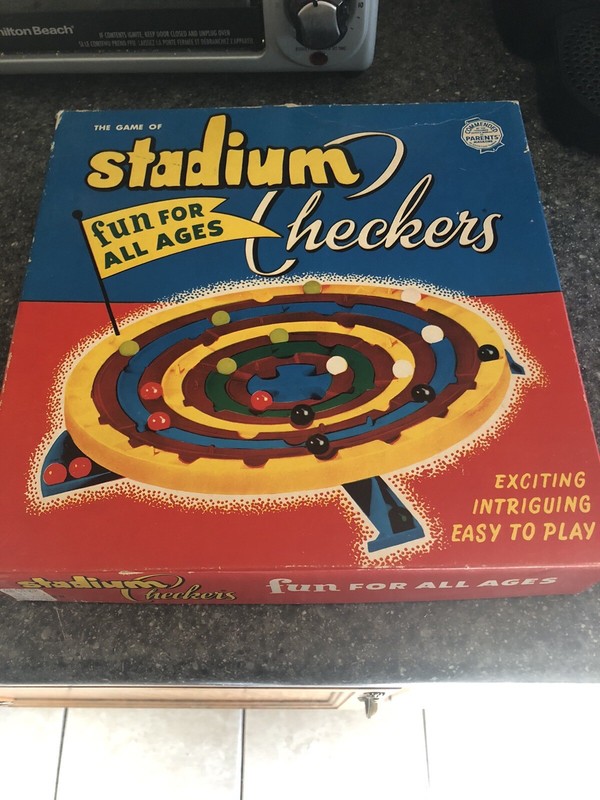 Stadium Checkers (1952) – Board Game Guys