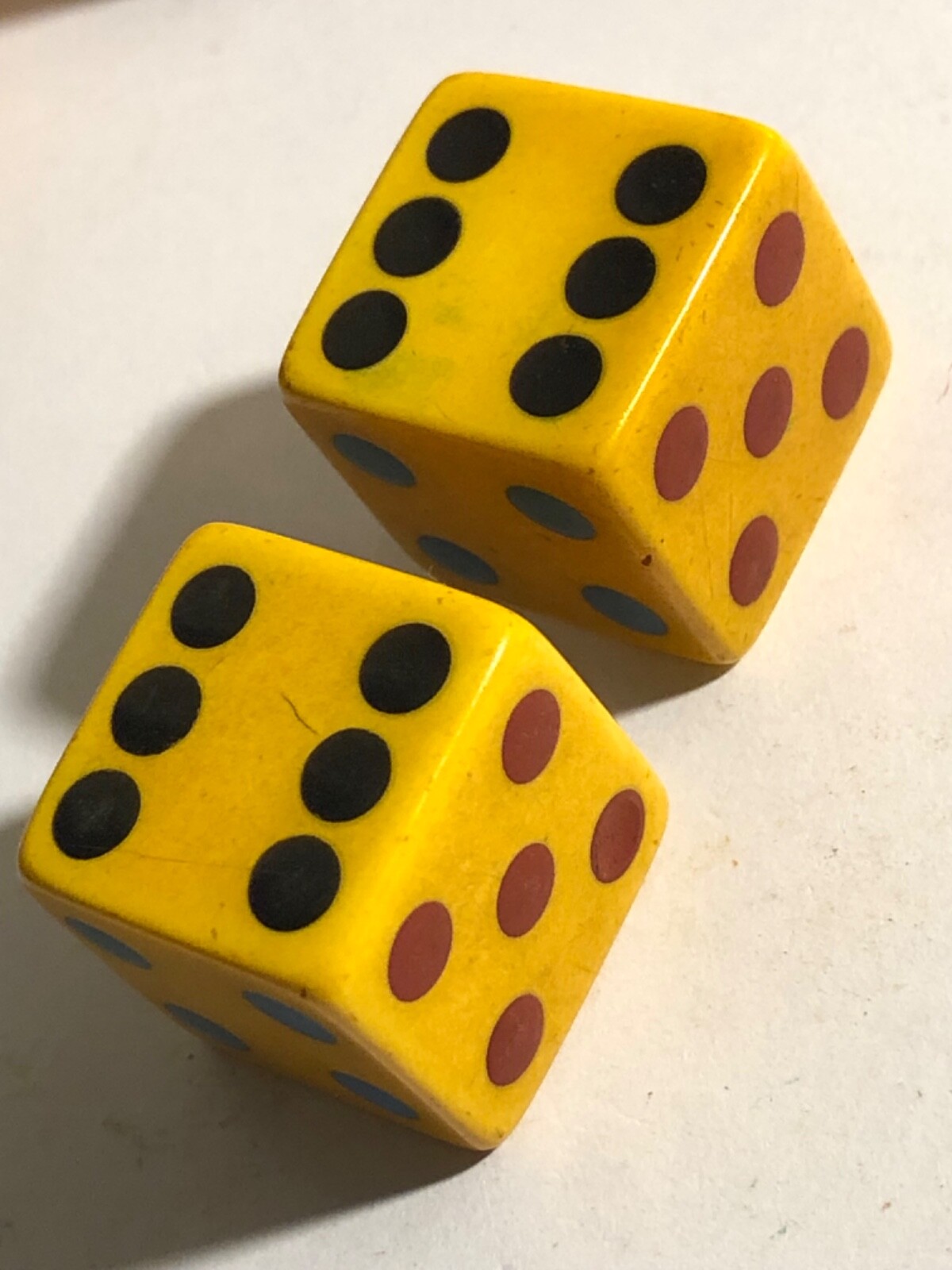Old butterscotch bakelite colored pips oversized dice pair 072823@のeBay ...