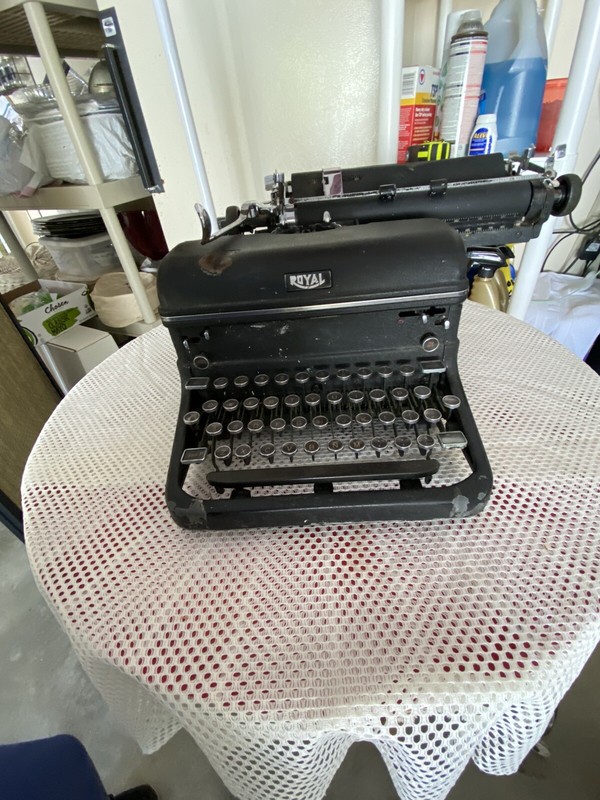1940 Royal KMM on the Typewriter Database