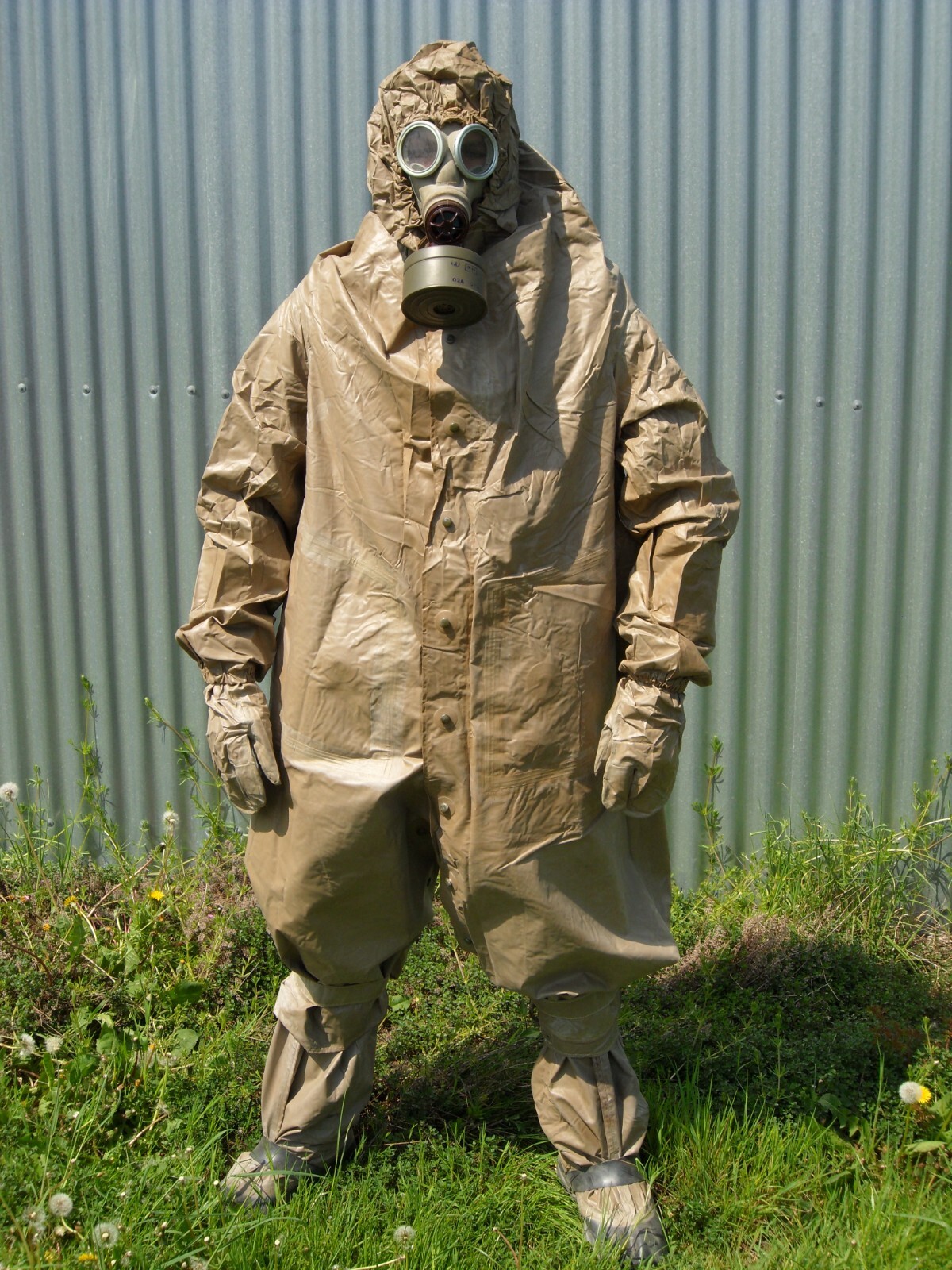 MEGA RARE COLD WAR CZECH ARMY CIVIL DEFENCE Mk.1 VOP.63 NBC SUIT - INFLATABLE!のeBay公認海外通販｜セカイモン