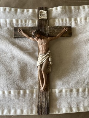 Crucifixes & Crosses - Vatican