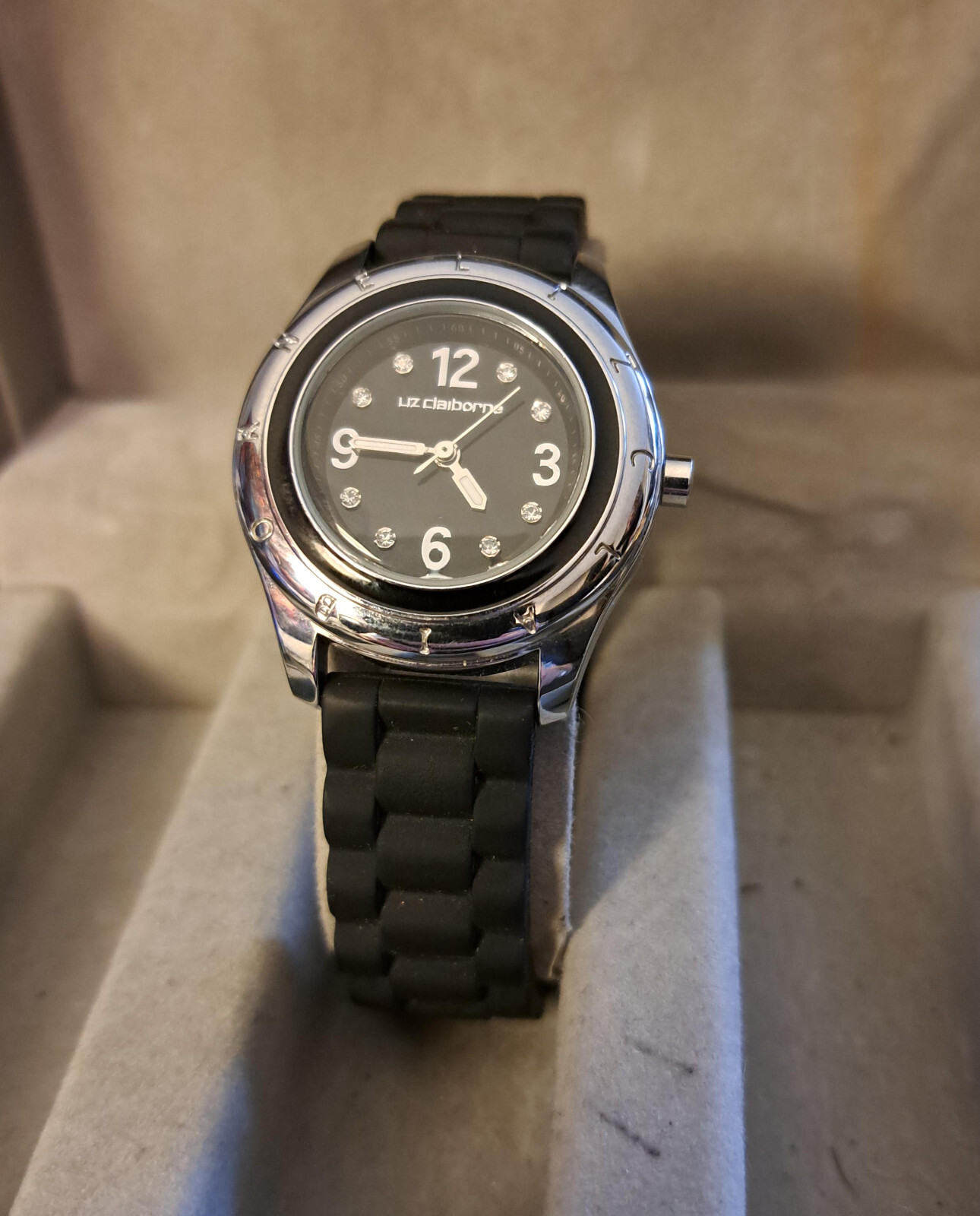 Liz Claiborne LC1067 Silver Tone Quartz Watch With Silicone Liz Claiborne LC1067 Silver Tone Quartz Watch With Silicone