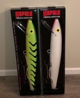 Novelties & Gifts - Giant Fish Lure