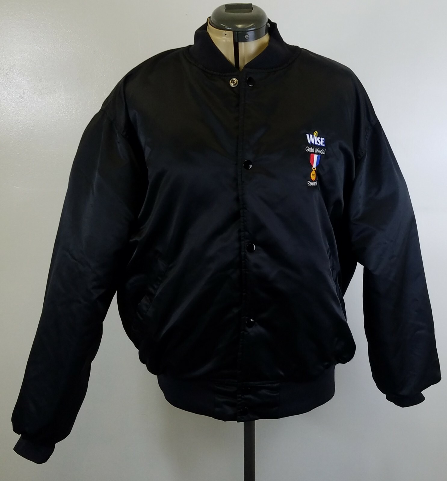 VTG GAME SPORTSWEAR Wise potato chips BLACK VARSITY JACKET VTG GAME SPORTSWEAR Wise potato chips BLACK VARSITY JACKET
