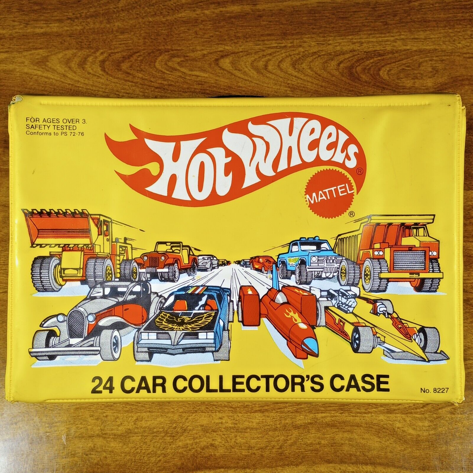 Hot Wheels Vintage 24 Car Collector's Case Storage Yellow BW Hot Wheels Vintage 24 Car Collector's Case Storage Yellow BW