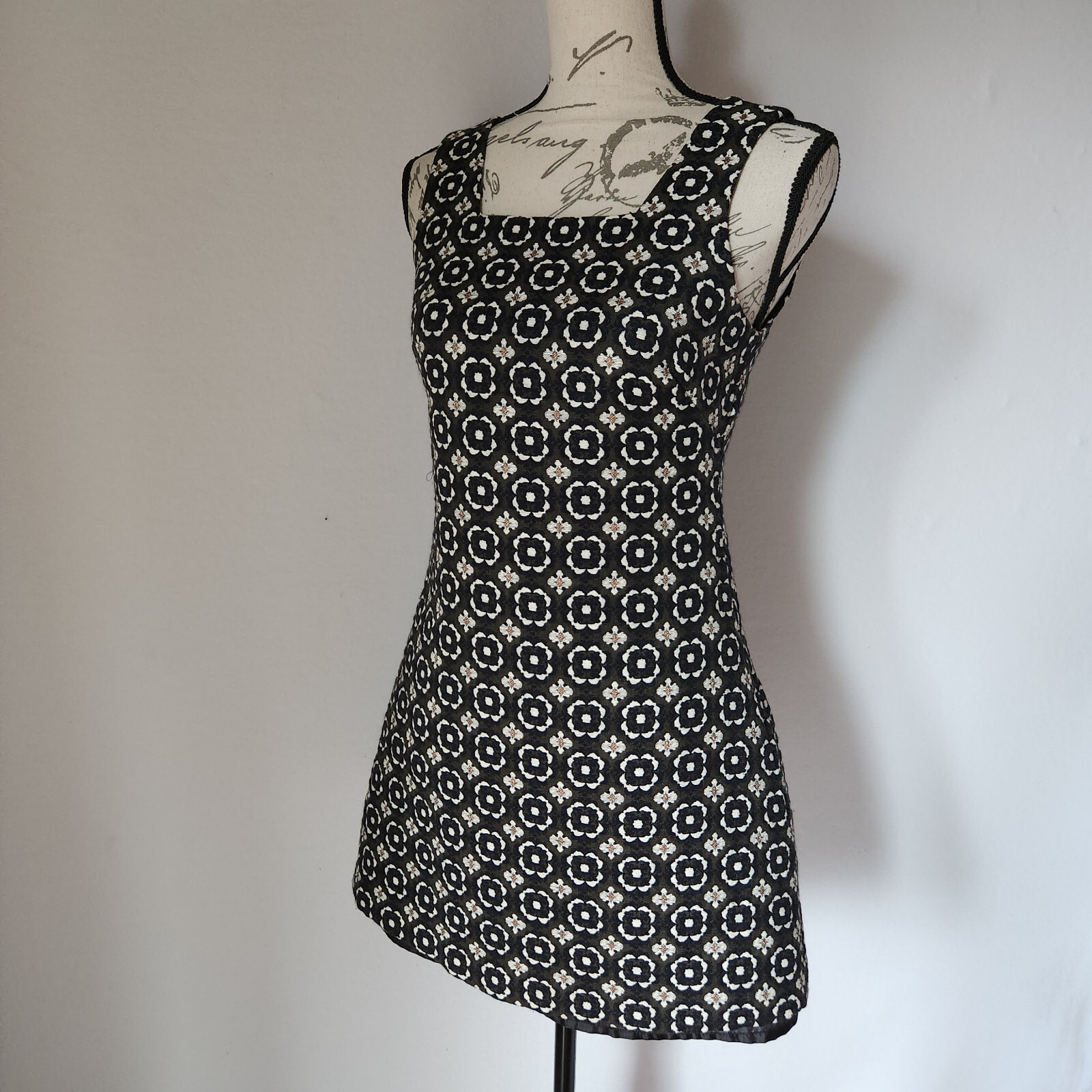 RELATED Jacquard Floral Mini Dress Square Neck Zip Lined RELATED Jacquard Floral Mini Dress Square Neck Zip Lined