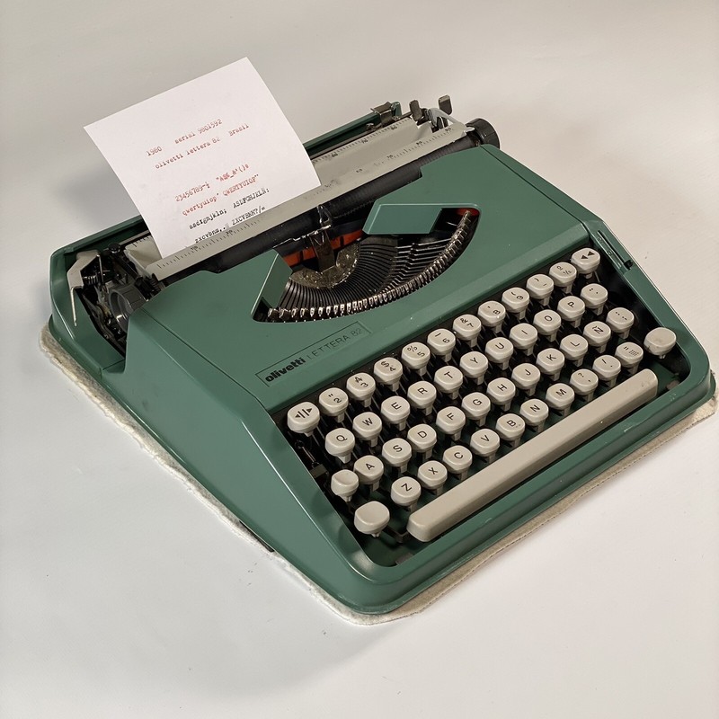 Olivetti typewriter photos of Olivetti 82 by year then serial number by ...