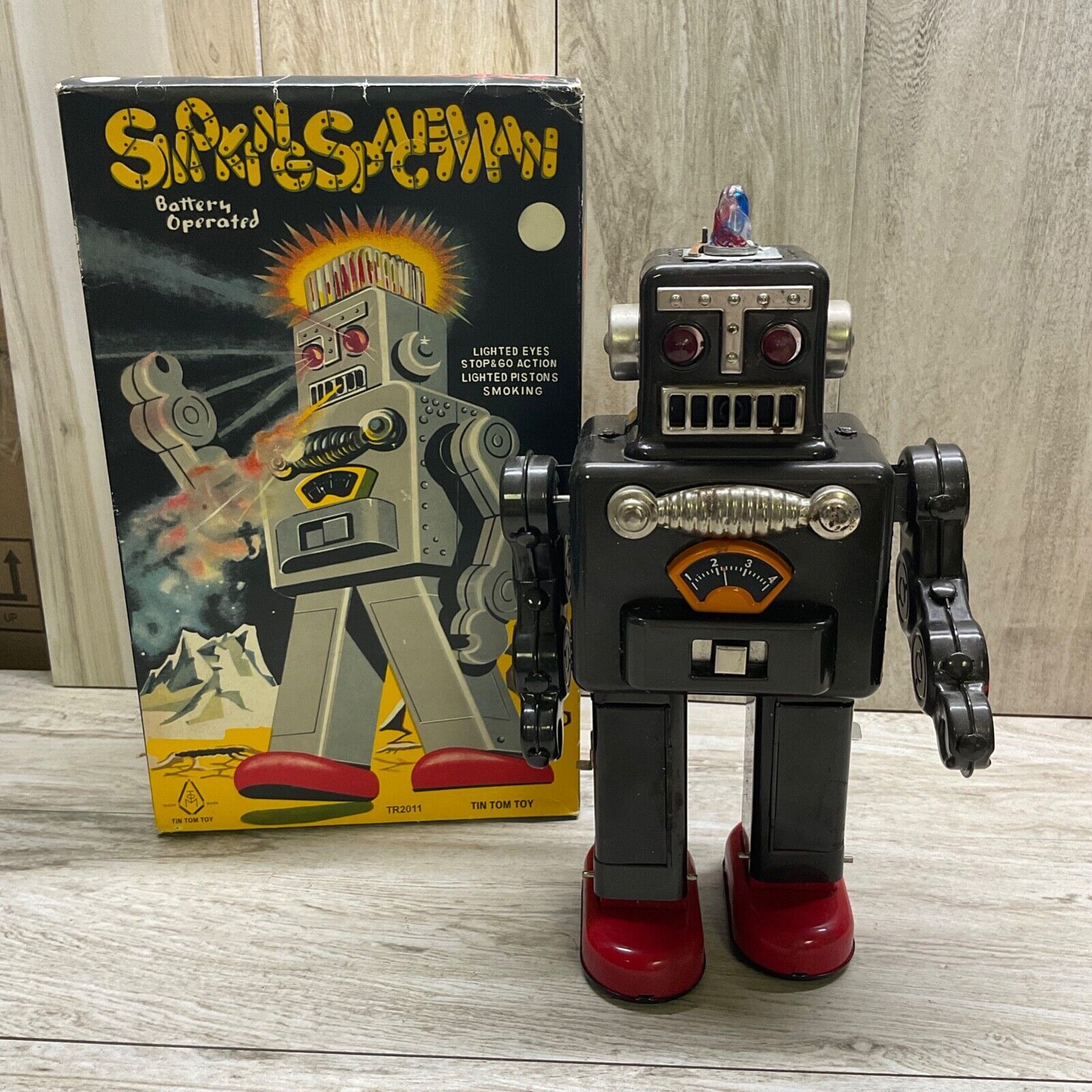 TIN TOM TOY 2001 Smoking Spaceman 12” Robot Battery Operated TIN TOM TOY 2001 Smoking Spaceman 12” Robot Battery Operated