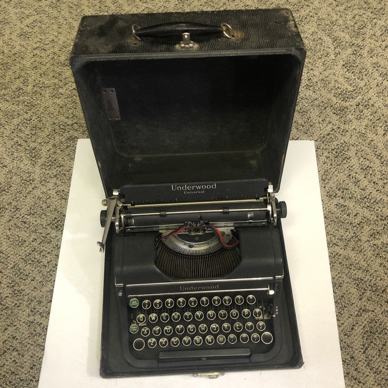 Underwood typewriter photos of Underwood Universal by year then serial ...