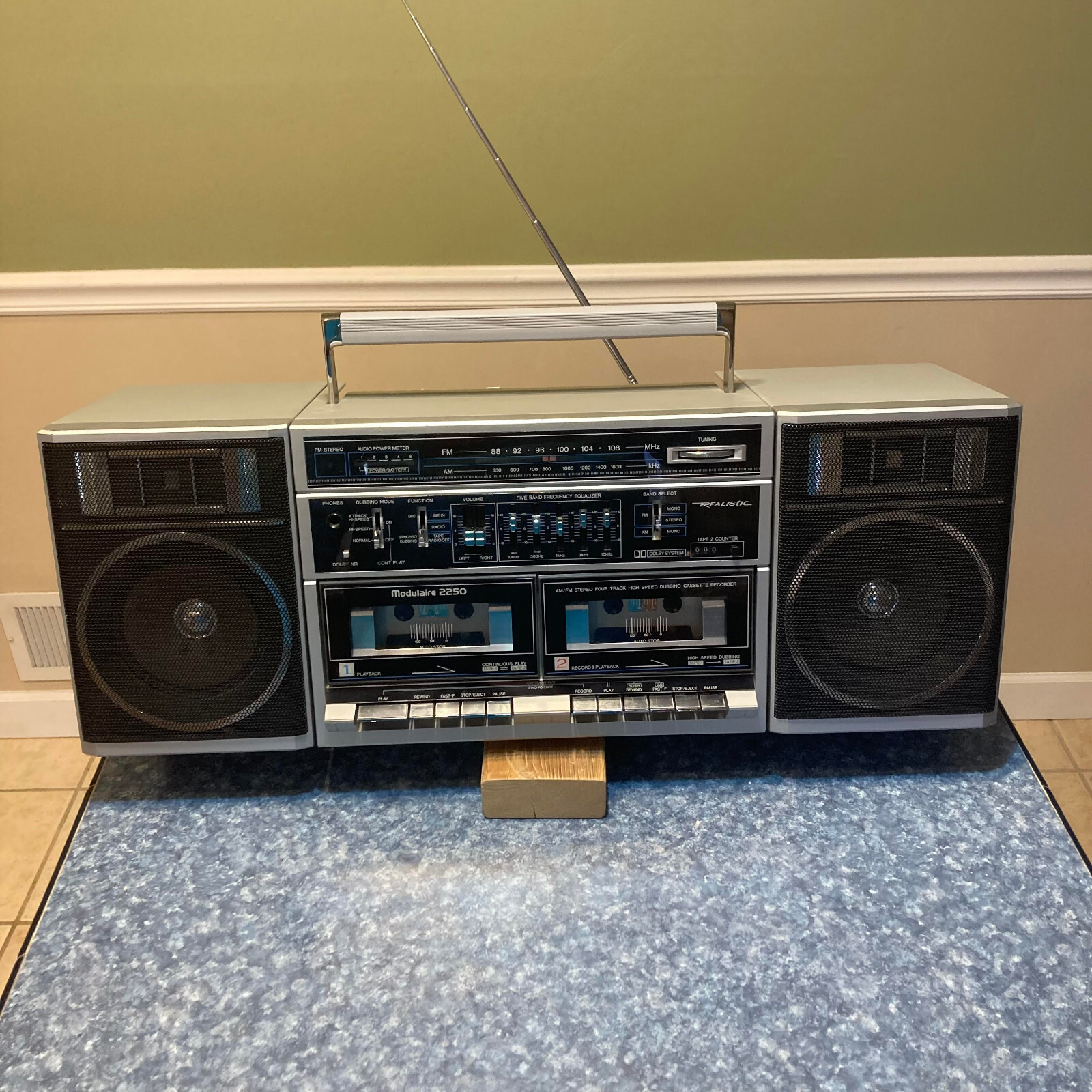 Realistic Modulaire 2250 Vintage 1980s Boom Box Portable
