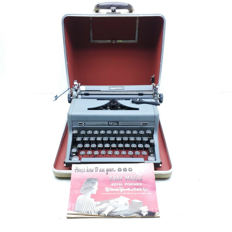 1948 Royal Quiet De Luxe on the Typewriter Database