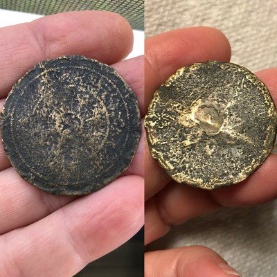 Buttons - Dug Colonial