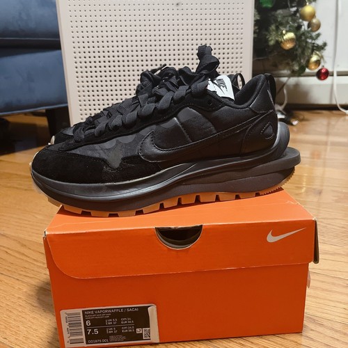 NEW Size 6M / 7.5W Sacai x Nike Vapor Waffle Black Gum NEW Size 6M / 7.5W Sacai x Nike Vapor Waffle Black Gum
