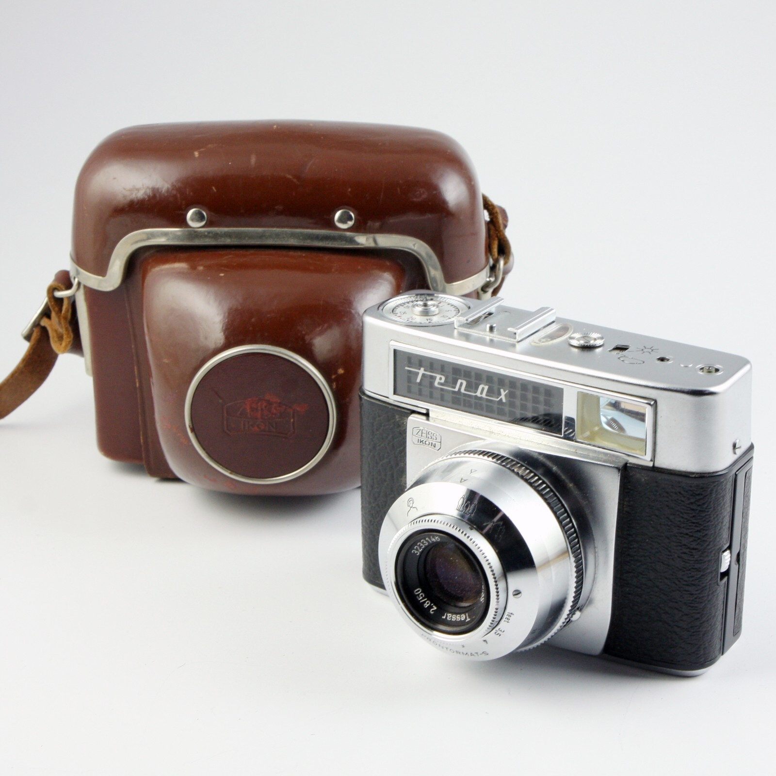 Zeiss Ikon Tenax Automatic 35mm Camera + Case for Parts or Zeiss Ikon Tenax Automatic 35mm Camera + Case for Parts or