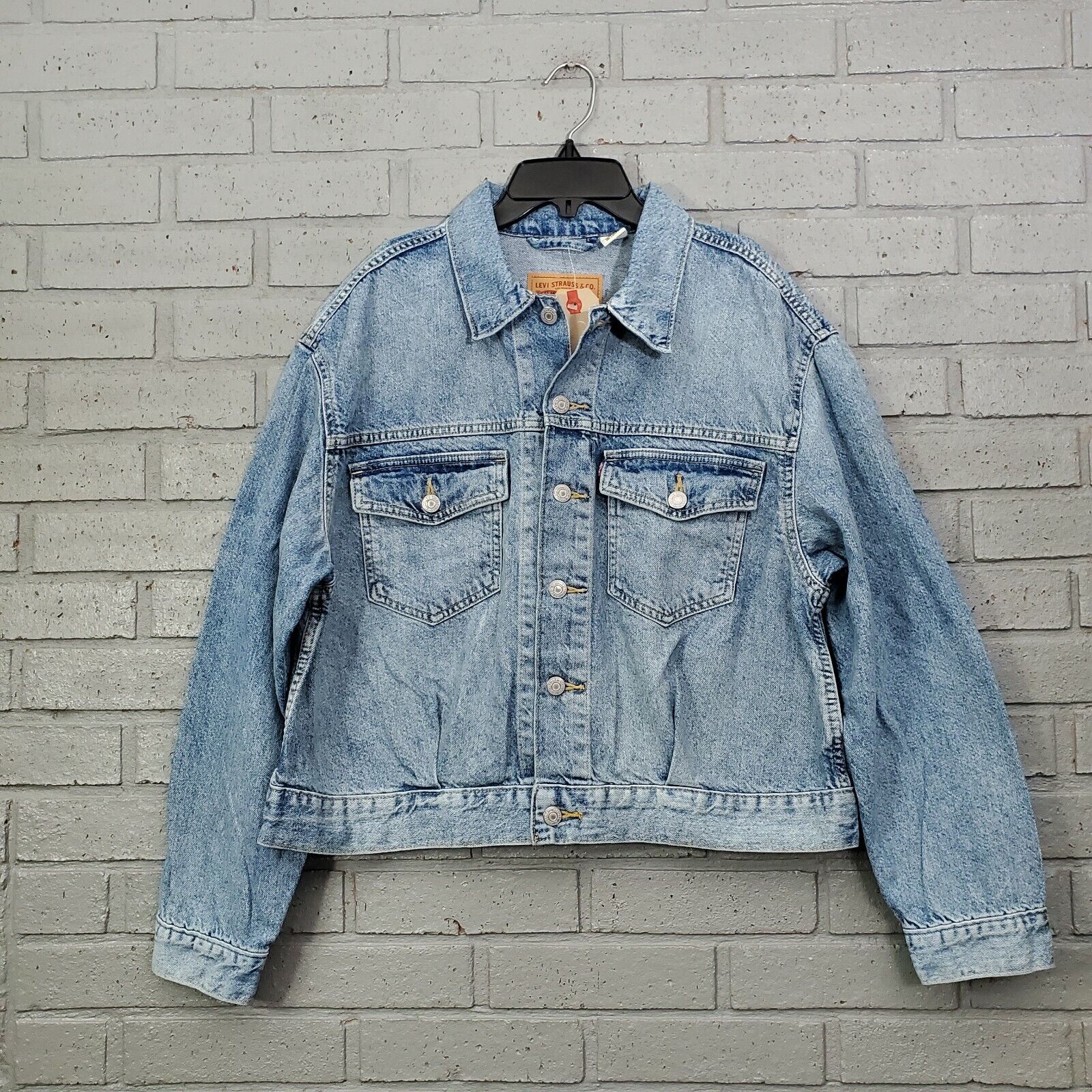 $79.50 Womens Size M Levis Oversized Utility Medium Wash $79.50 Womens Size M Levis Oversized Utility Medium Wash