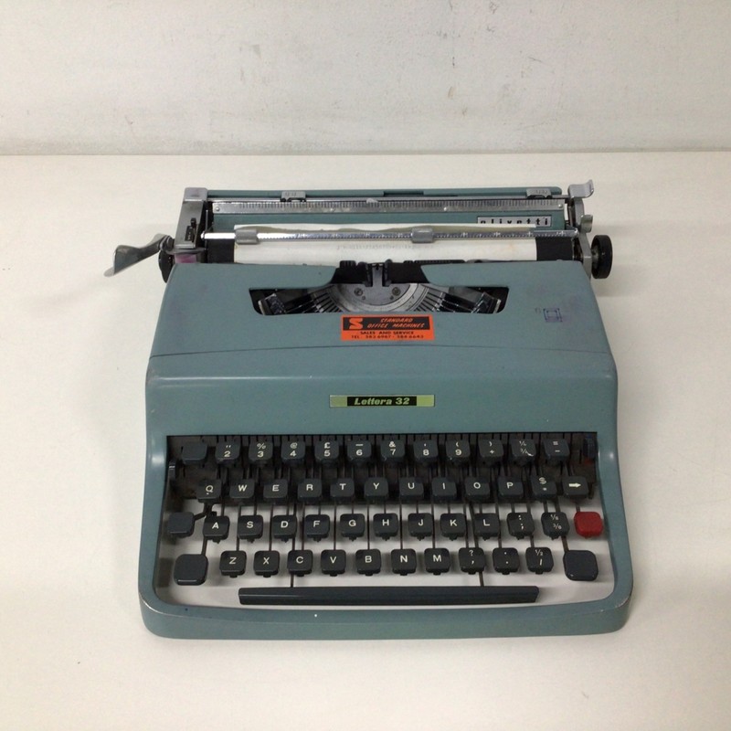 1964 Olivetti Lettera 32 on the Typewriter Database