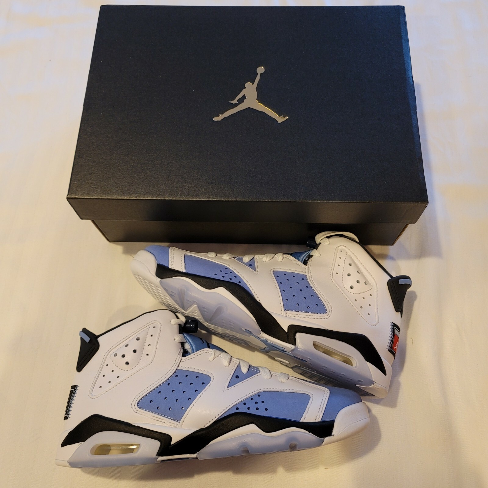 pre-owned-jordan-air-6-retro-university-blue-white-unc-men-s-11-8-5-gs