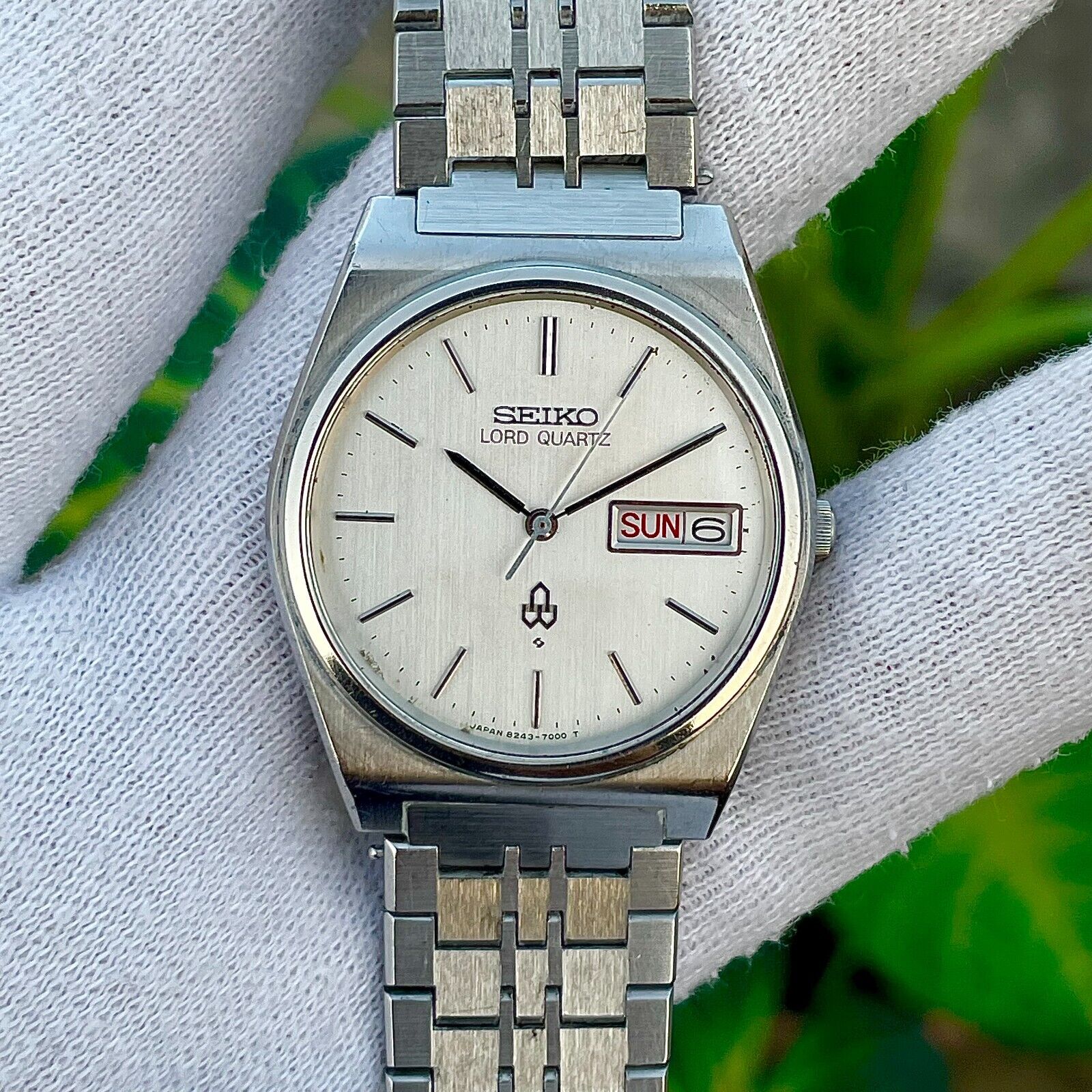Vintage Seiko Lord Linen Dial Quartz Day/Date Men's Watch Vintage Seiko Lord Linen Dial Quartz Day/Date Men's Watch