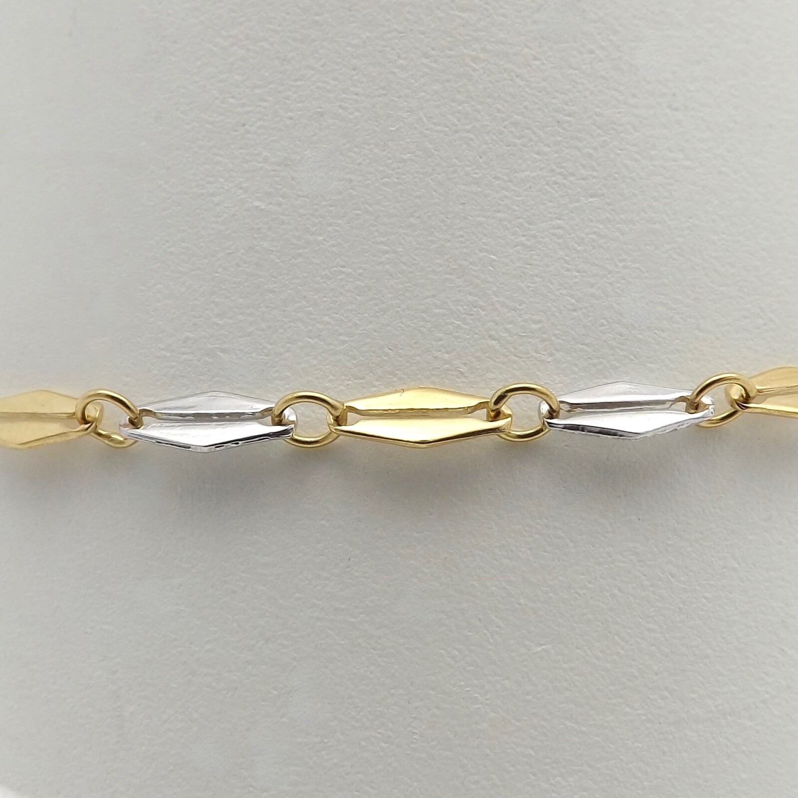 18K Two Tone Gold 750 Italy Keyhole Oval Link Bracelet New 18K Two Tone Gold 750 Italy Keyhole Oval Link Bracelet New