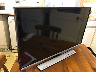 Samsung 32” LED television, model T32E310EX, with remote control | in ...