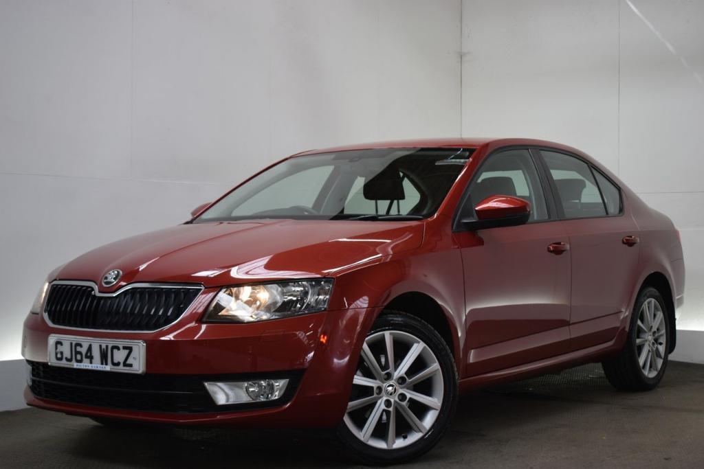 SKODA OCTAVIA 1.6 ELEGANCE TDI CR 5d 104 BHP (red) 2014 | in Hilton ...