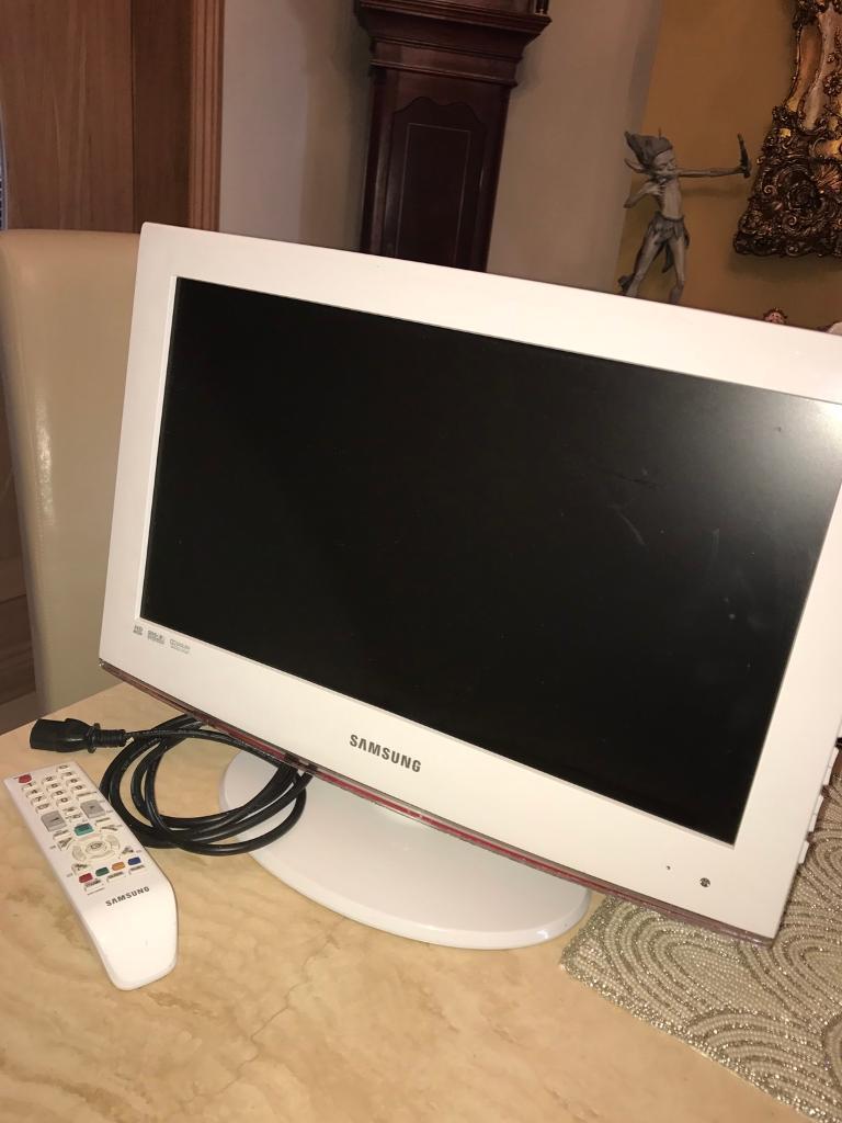 22" White Samsung Flat Screen TV | in Thurnscoe, South Yorkshire | Gumtree
