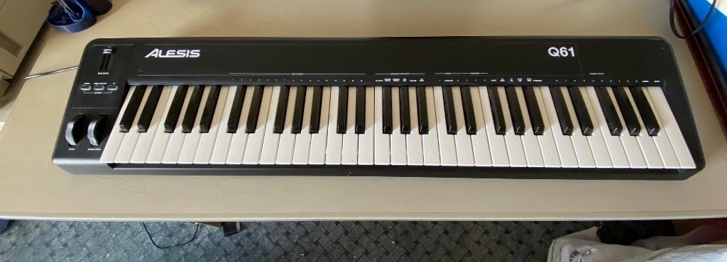 Alesis Q61 - 61 key USB Midi Keyboard Controller. Hardly used | in ... Alesis Q61 - 61 key USB Midi Keyboard Controller. Hardly used | in ...