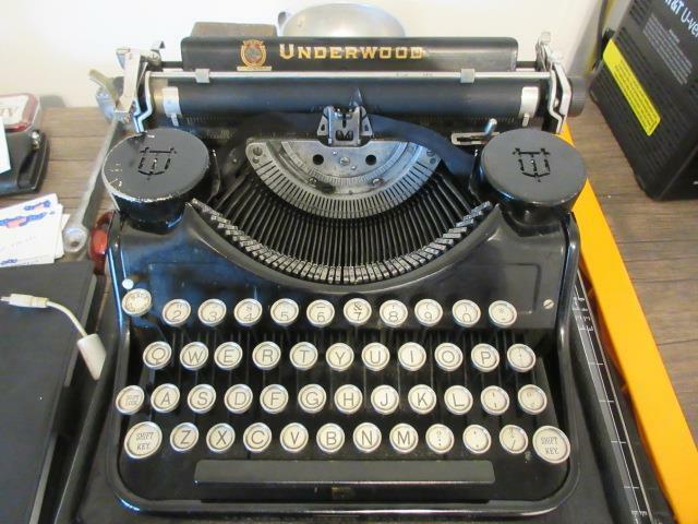 Underwood typewriter photos of Underwood 4 by year then serial number ...