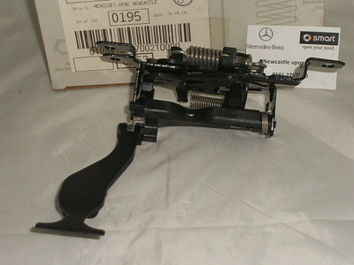 NEW Genuine Mercedes-Benz W169 A-Class Bonnet Release Handle ...