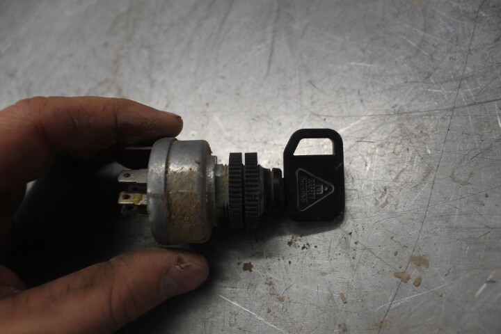 2012 JOHN DEERE GATOR RSX 850I KEY IGNITION SWITCH #20647 | eBay